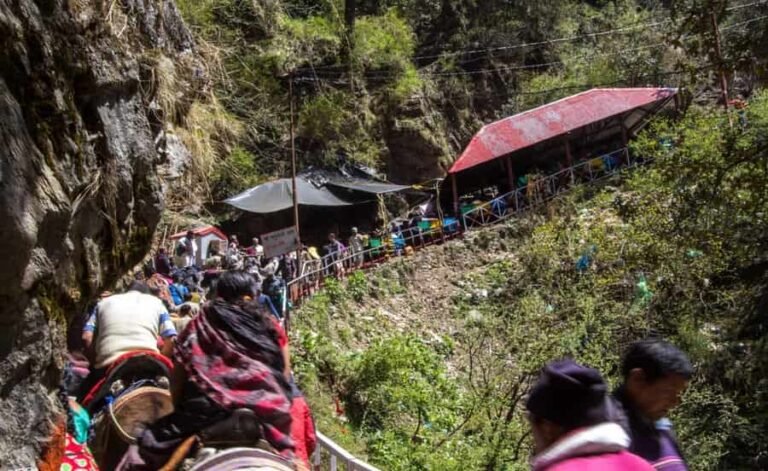 4 Dham Yatra – Sacred Guide to Uttarakhand’s Holy Shrines